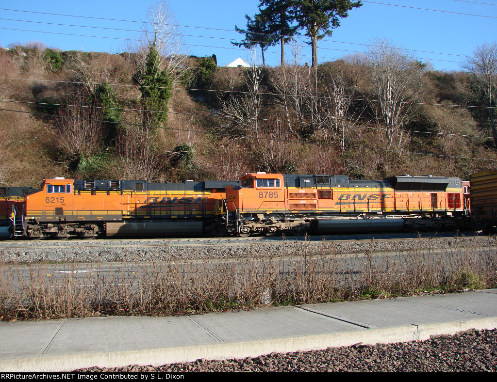 BNSF 8215 North BNSF 8785 North